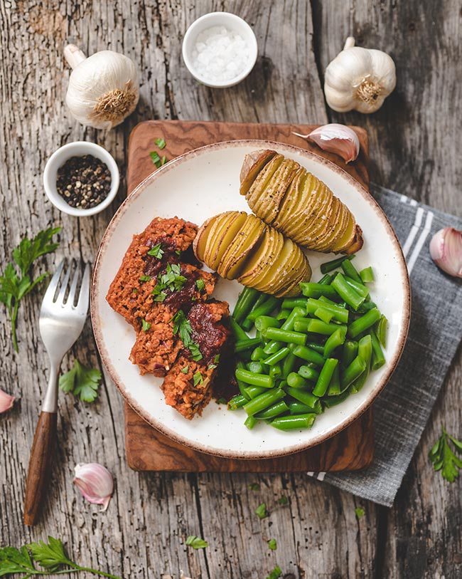 veganer Braten mit Gehacktem | vegini